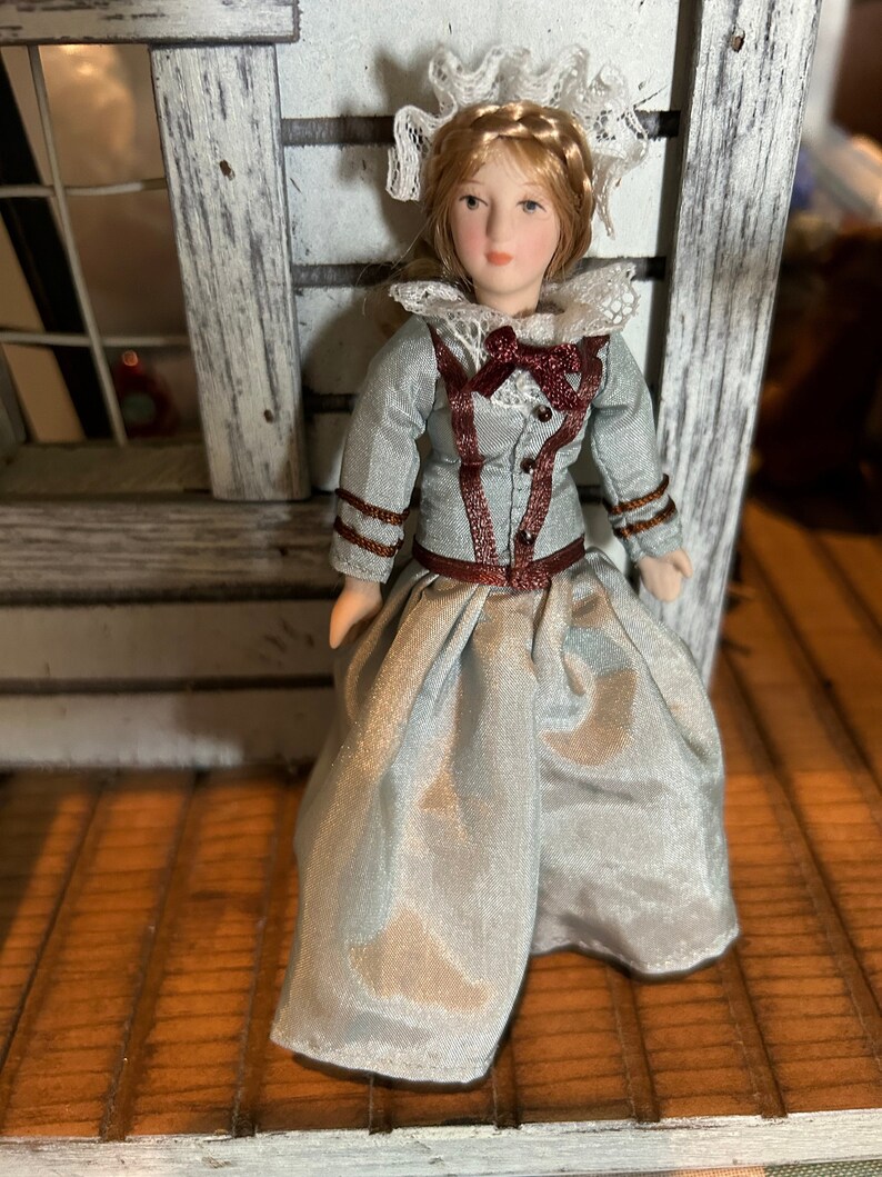 Country Primitive Colonial Genuine Porcelain Lady Dollhouse Doll 1:12 ...