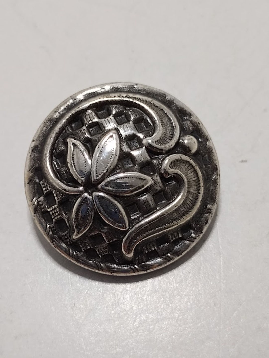 Vintage Metal Flower Button - Etsy