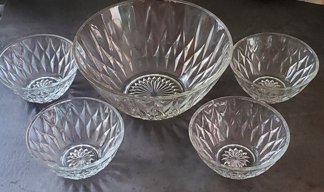 Crown Point Set by Anchor Hocking / Glass Salad Bowl & 4 Bowls / 5 Pcs ...