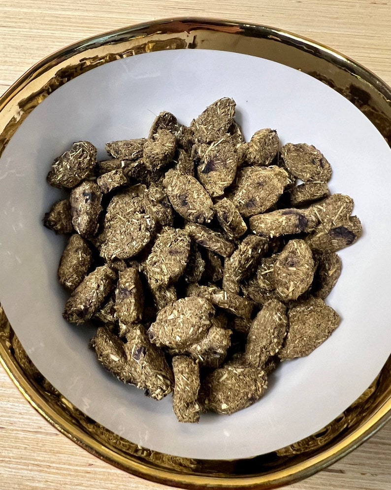 Organic Banana Blueberry & Hay Dehydrated Bunny Treats - Etsy