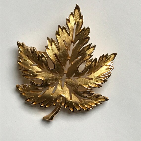 Maple Leaf Pin, Crown Trifari Jewelry, Vintage Mid Ce… - Gem