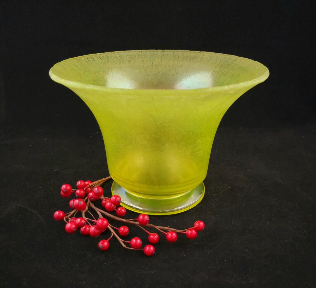 Topaz Opalescent Uranium Vase by Fenton - Etsy