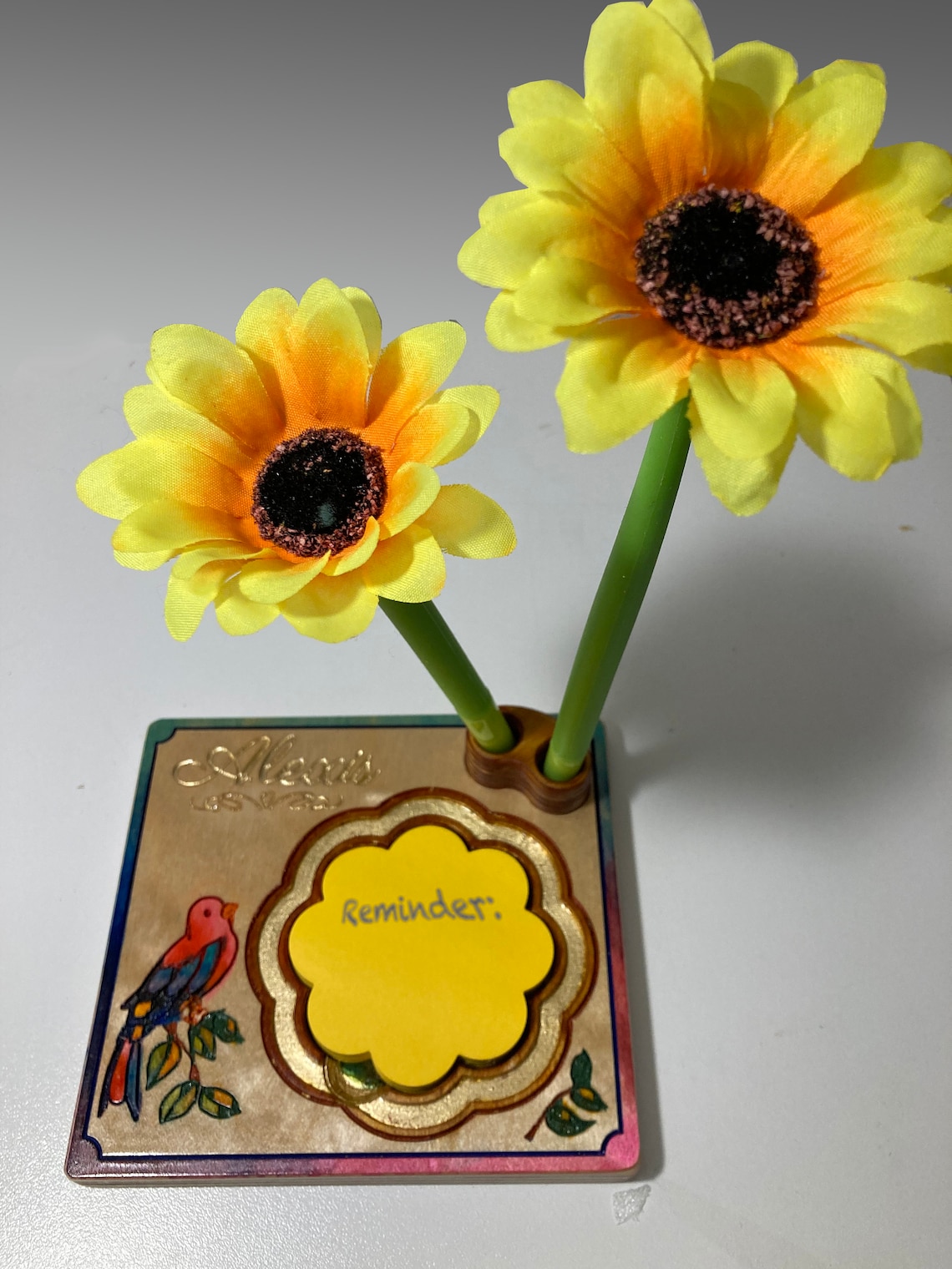 Personalized Daisy-shaped Sticky Note Pad and Pen Holder Note Pads ...