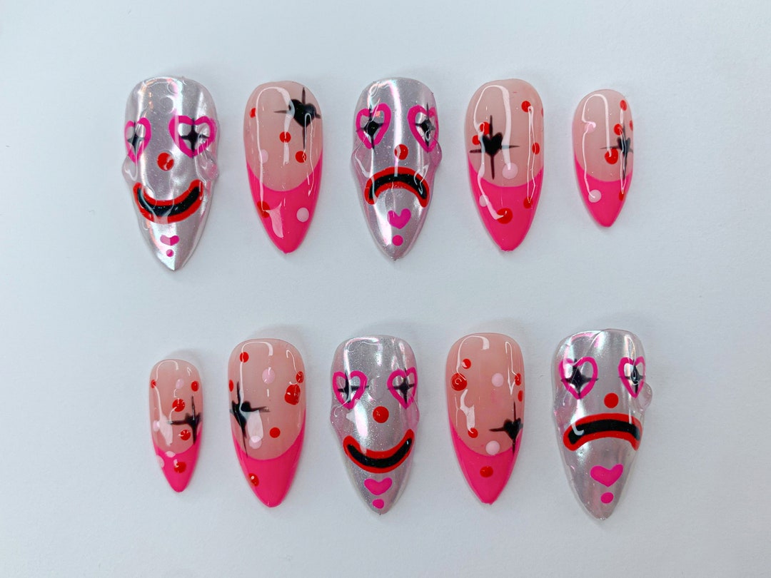 Terrifying Clown Halloween Nails | Hand-painted 3D Halloween Nail Art ...