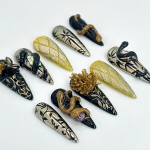Unique Snake-inspired Press on Nails | Handmade Snake-inspired Black ...