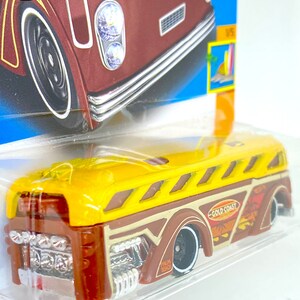 Hot Wheels - Surf’s up - (1/5) - Surfin’ School Bus (yellow and Brown ...