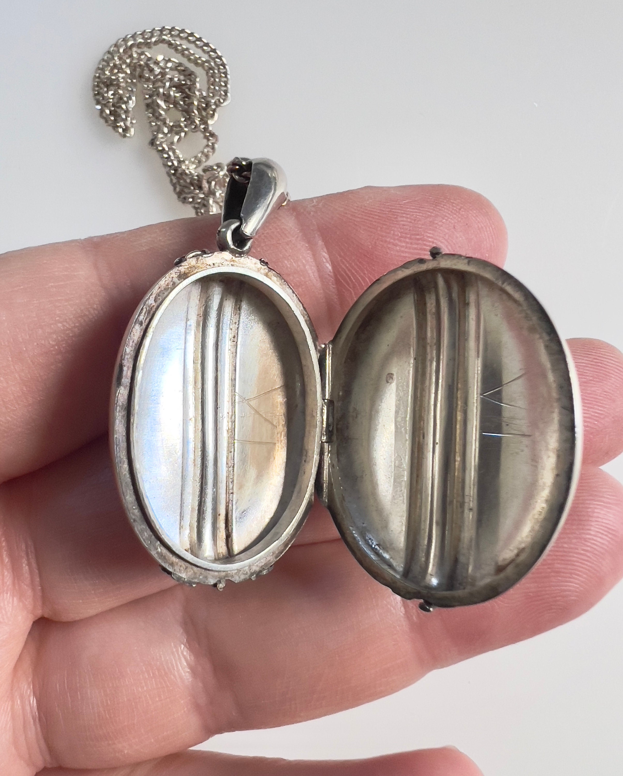 Antique Victorian Aesthetic 925 Sterling Silver Engraved Opening Photo ...