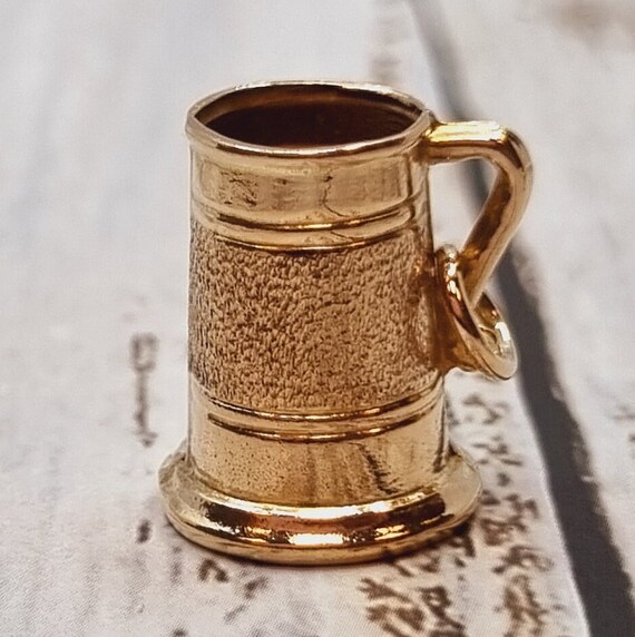 9ct gold charm tankard - Gem