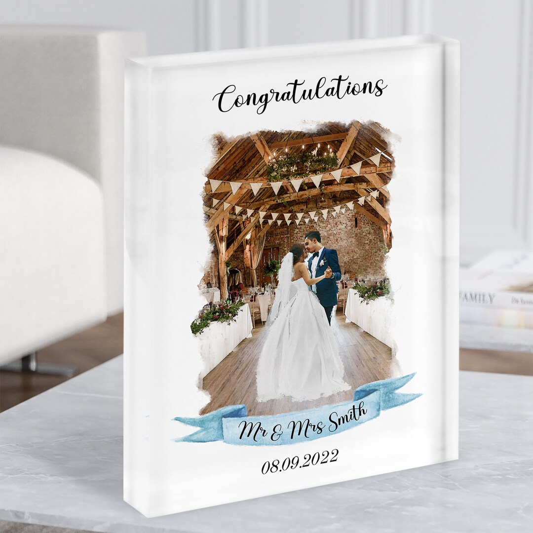 Wedding Congratulations Couple First Dance Barn Personalised Gift ...