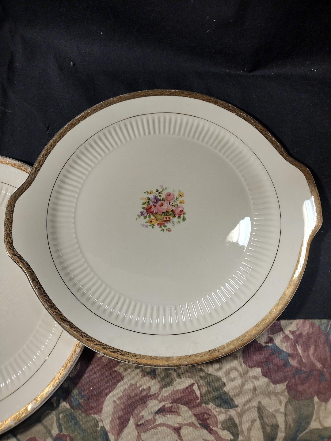 Pair of Vintage Royal 22K Etch Gold Dinner Plates - Etsy