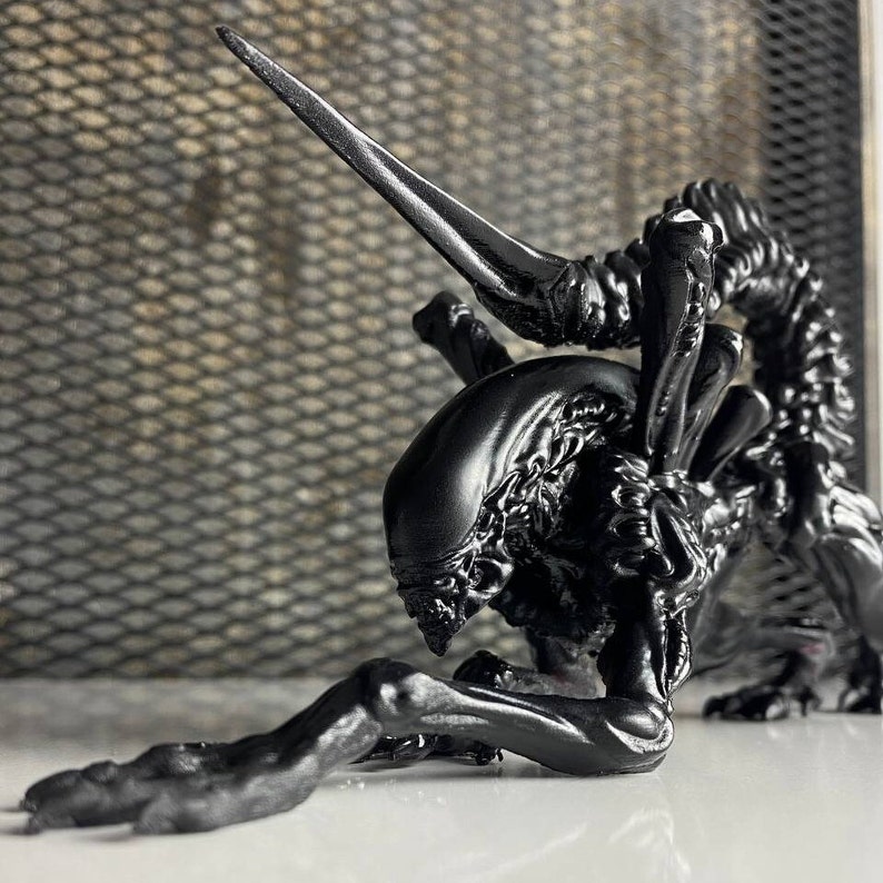 Crawling Alien Figure, Xenomorph Crawler Figure - Etsy