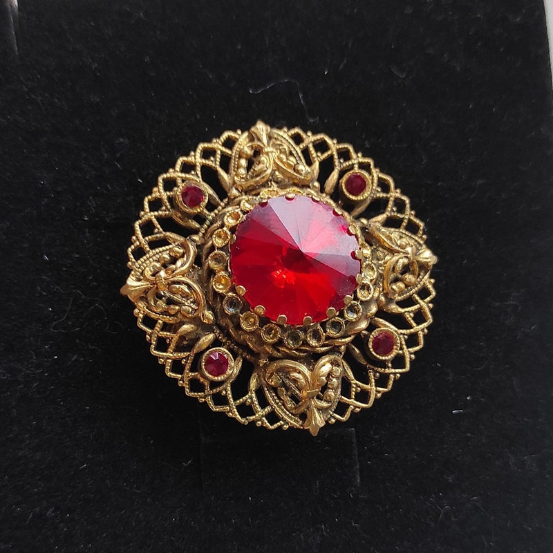Red Vintage Brooch - Etsy
