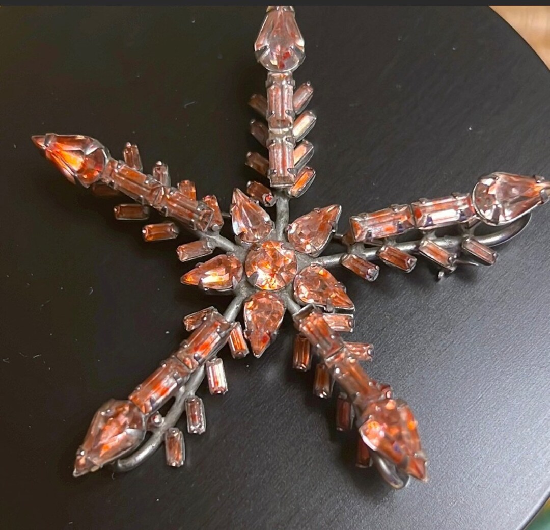 Rare Hattie Carnegie 1960s Silver & Austrian Crystal 3D Snowflake Dimensional Brooch Costume ...