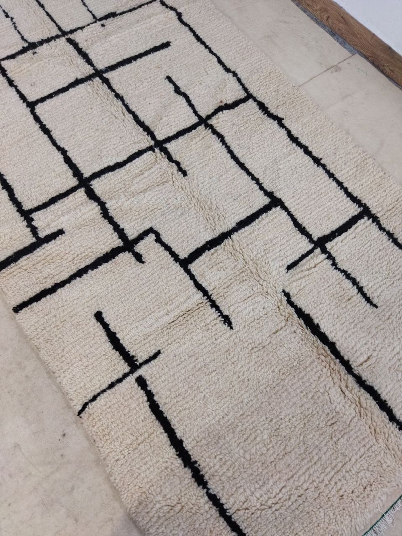 MOROCCAN BENI OURAIN Carpet Berber Rug Handmade Moroccan Rug White and ...