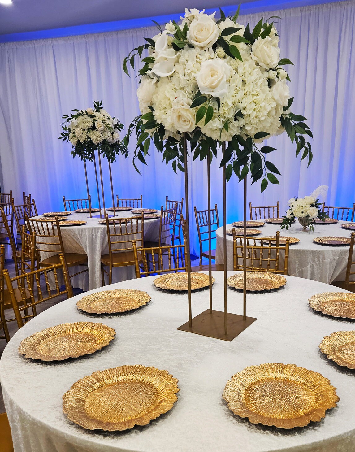 Supersize White Rose Wedding Centerpieces on 4-post Gold Metal Risers ...