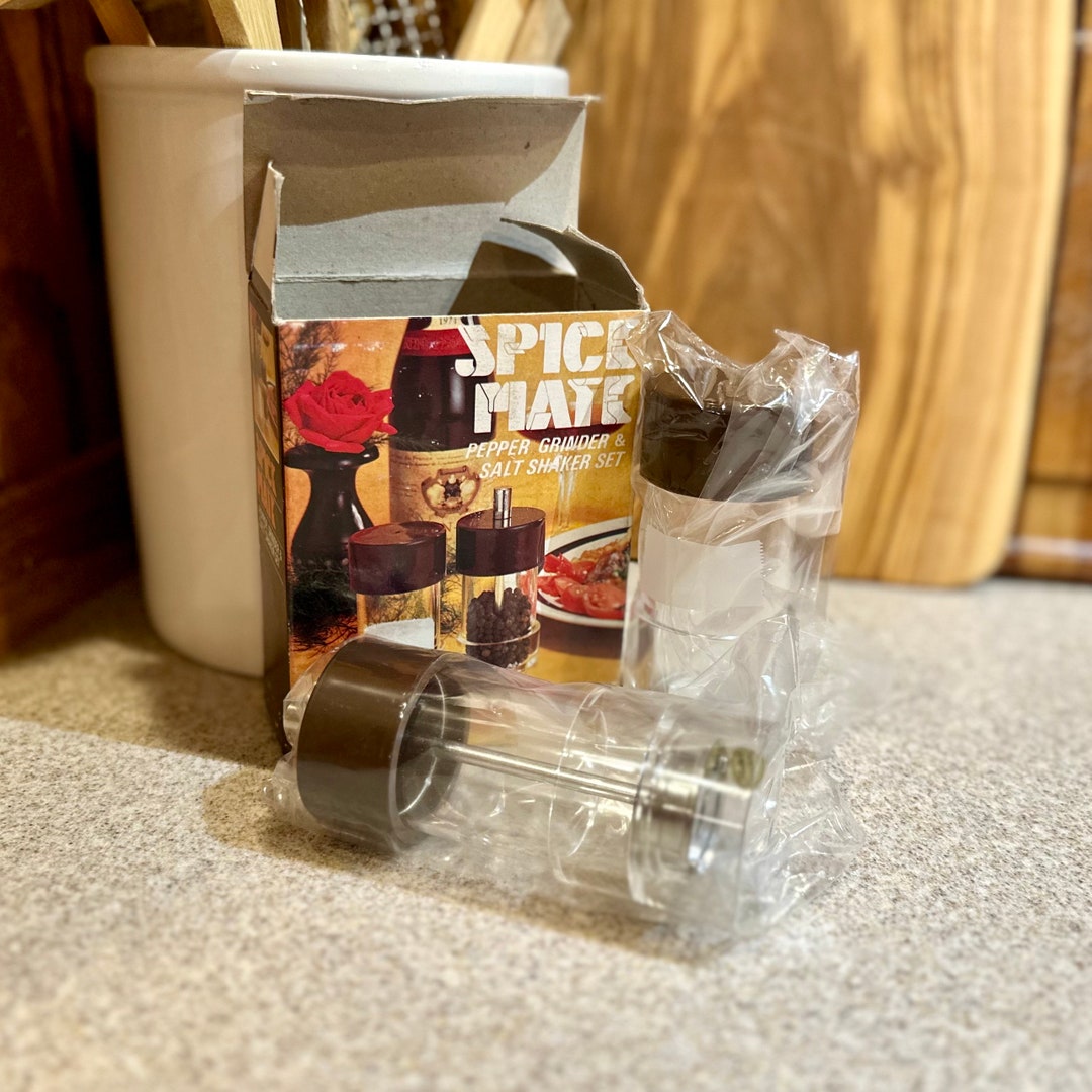 Vintage Pepper Grinder Salt Shaker Set, Spice Mate 70s, New Old Stock ...