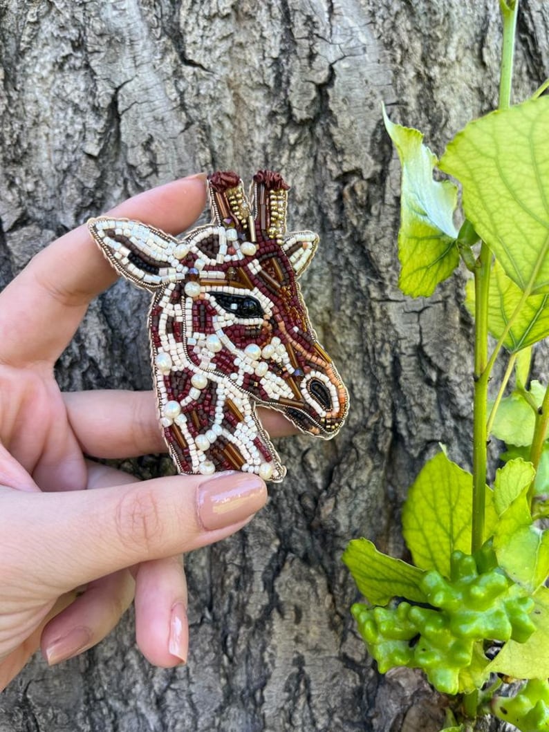 Handmade Giraffe Brooch, Embroidered Animal Brooch, Handcraft Giraffe ...