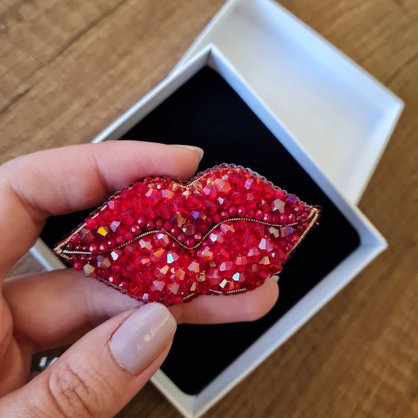 Lip Brooch - Etsy