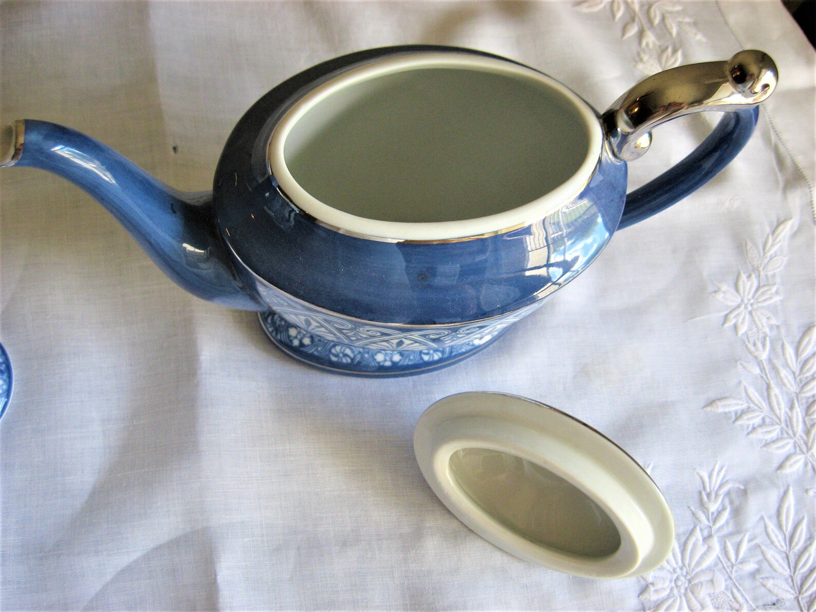 Bombay Teapot ( 7 1/2"h, Holds 4 Cups) MINT!! - Etsy