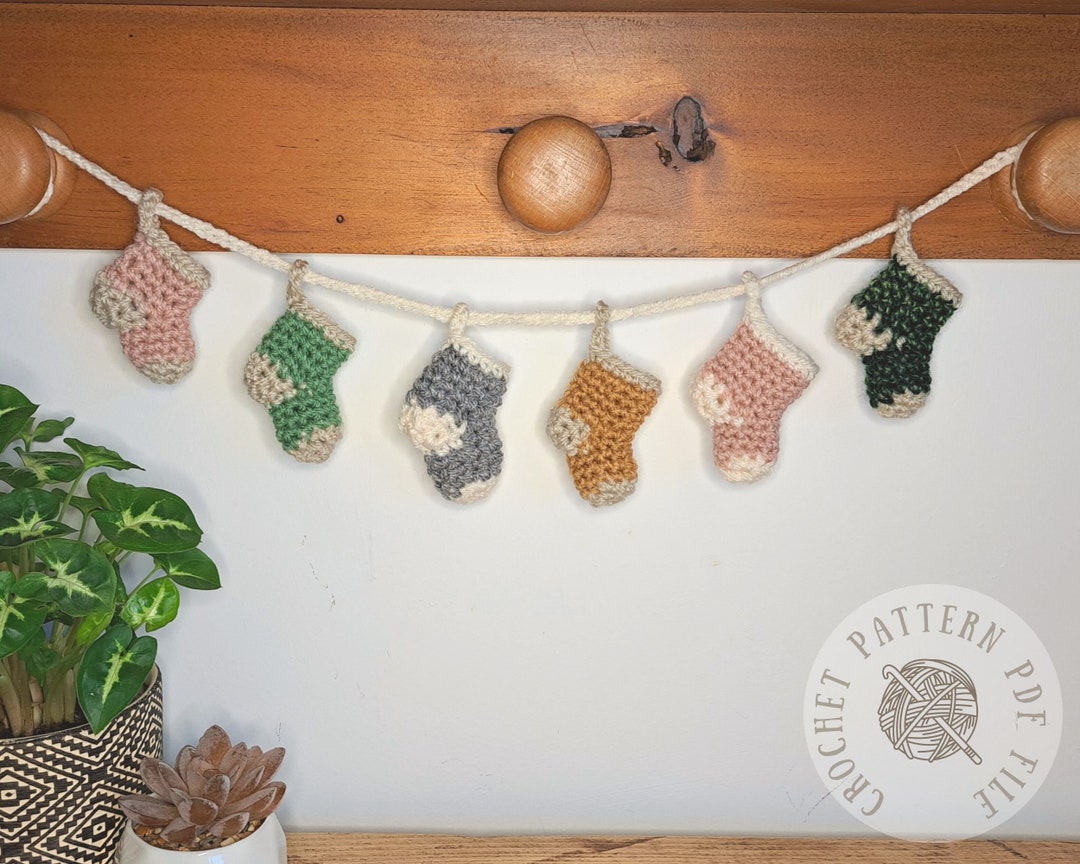 Mini Stocking Crochet Pattern - Christmas Advent Garland - Christmas ...