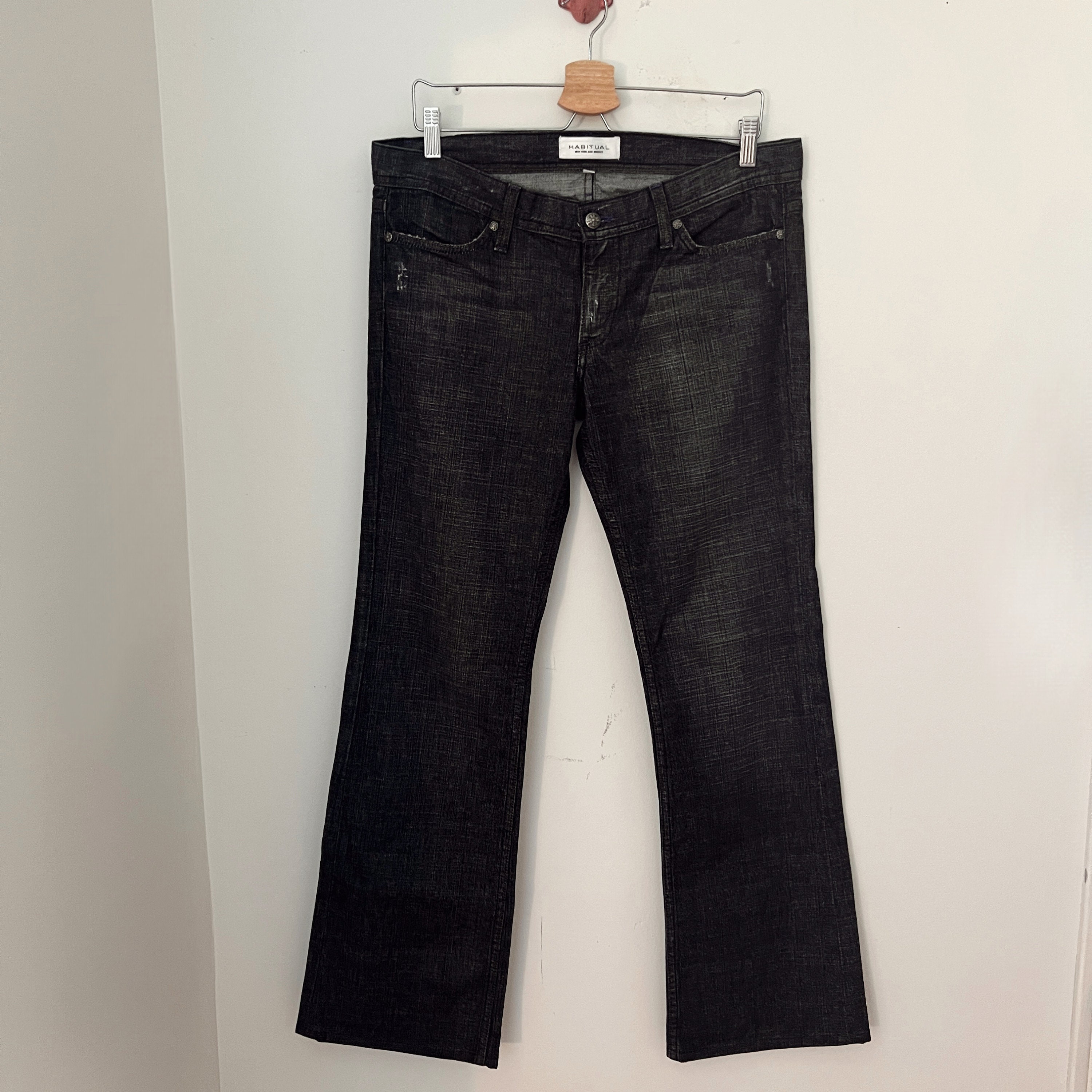 Habitual Jeans Logo