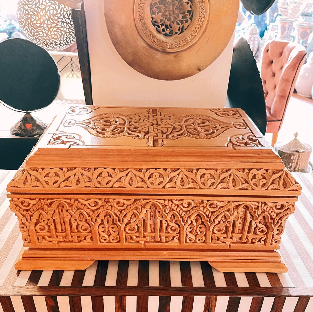 70% OFF Hand-carved Cedar Treasure Chest Aromatic Keepsake Box ...