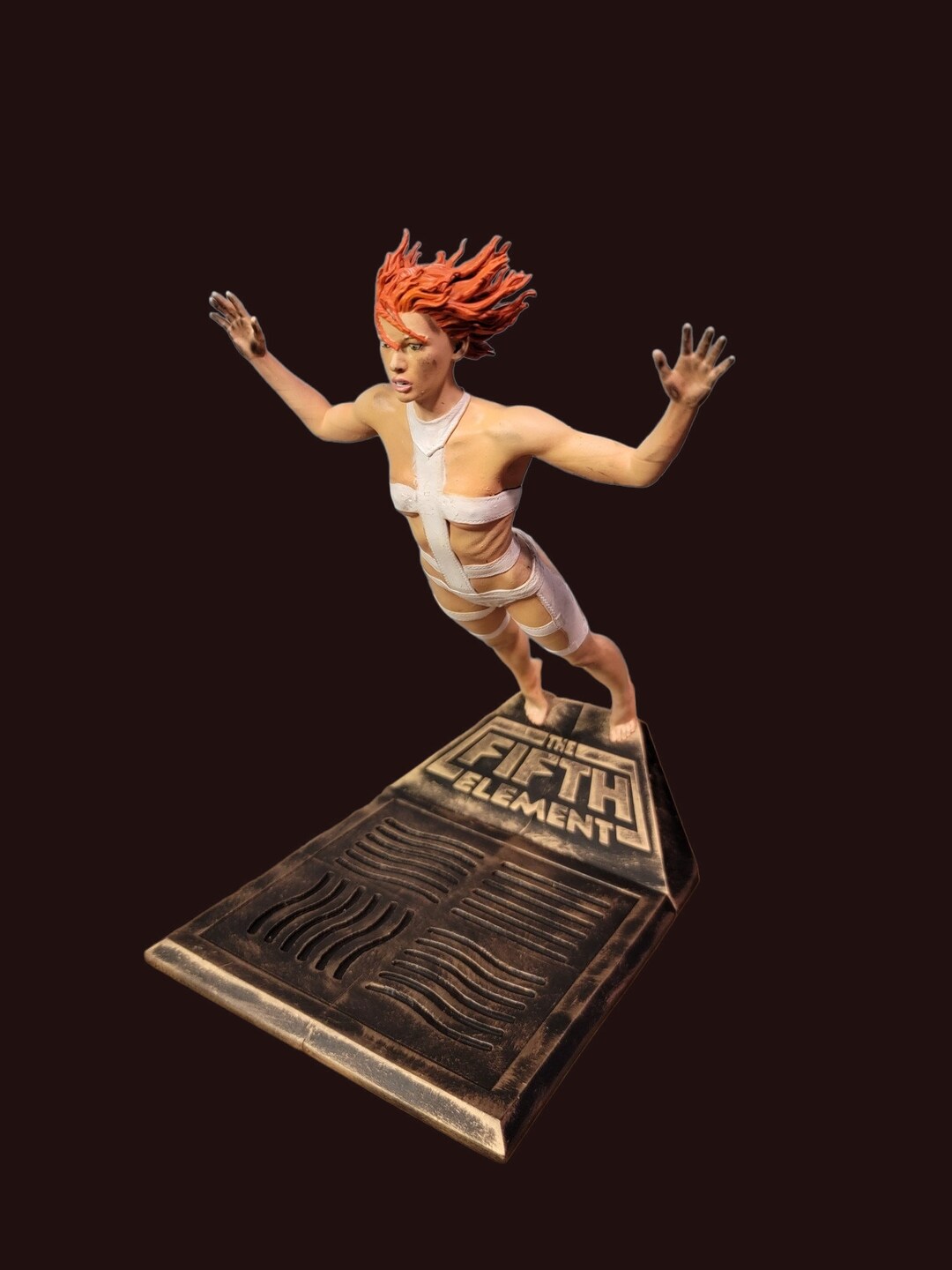 Leeloo Statue Finished - Etsy