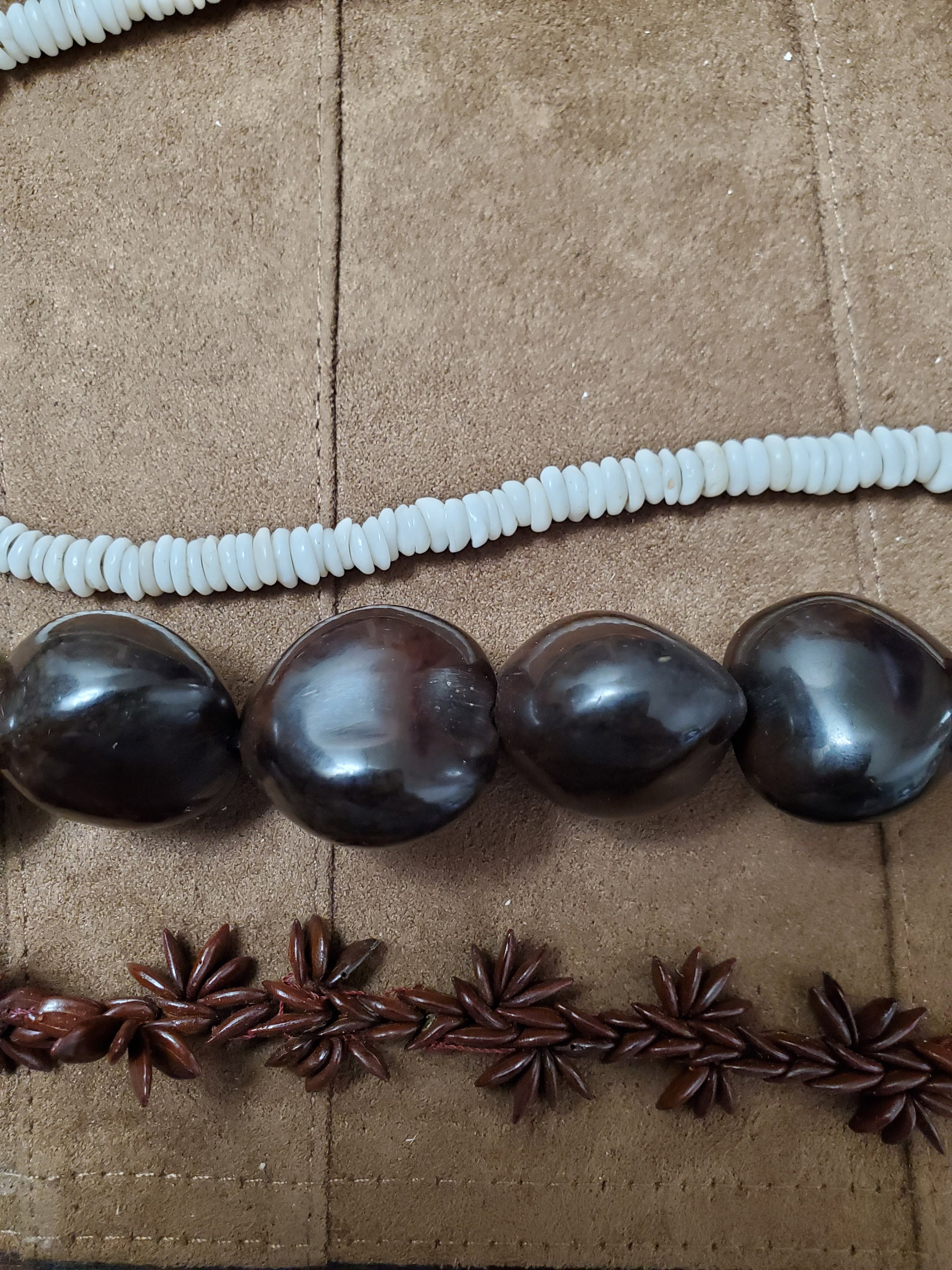 3 Hawaiian Leis Necklaces Vintage 1 Kukui Nut Hawaiian Lei 2 Puka ...