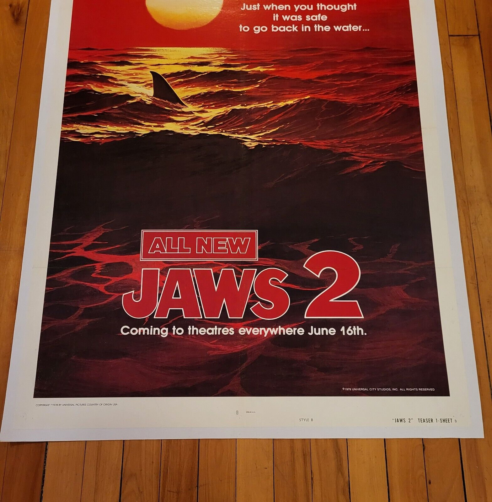 JAWS 2, Original Movie Poster 1978 style B Red Ocean 1SH, LINEN BACKED ...