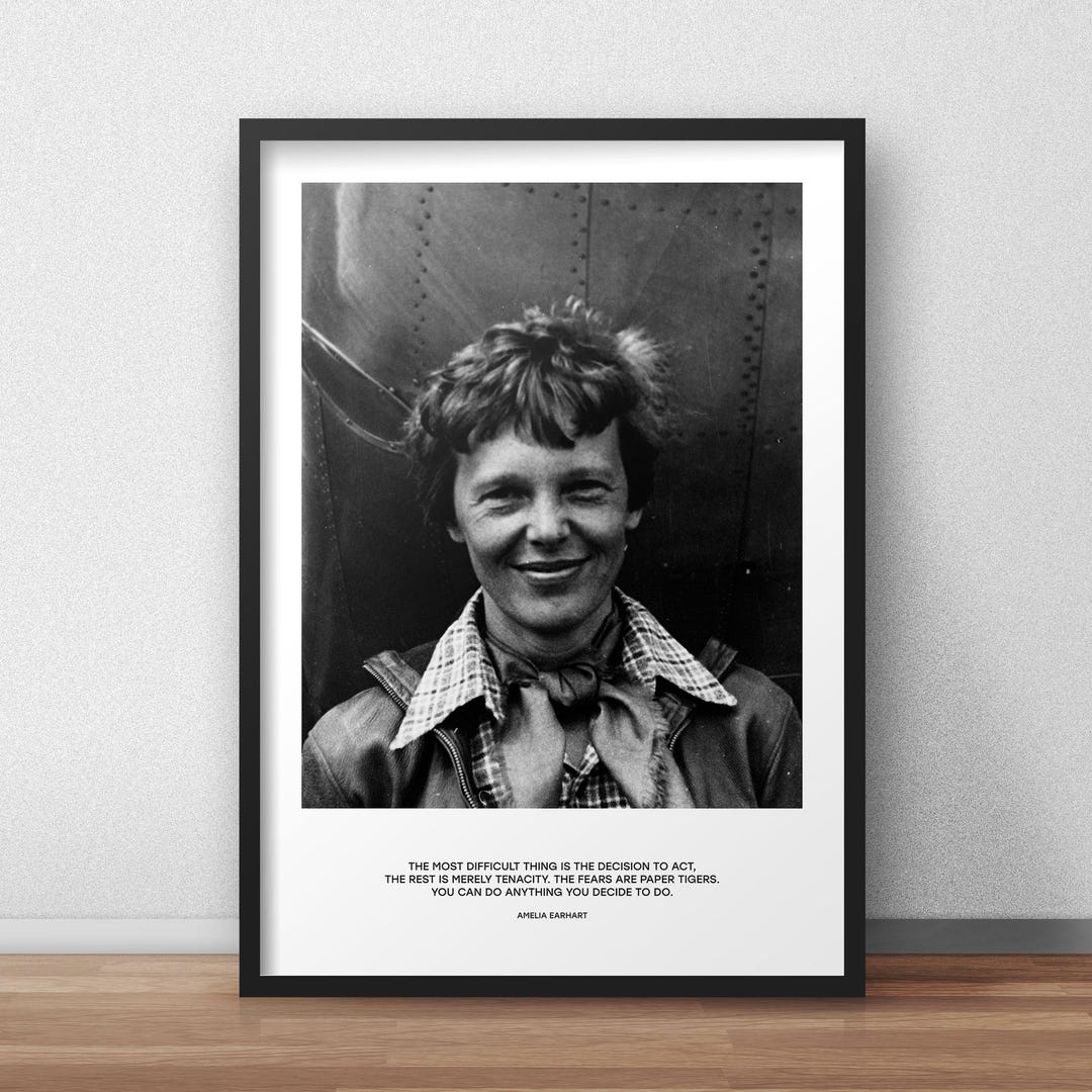 Inspirational Women | Amelia Earhart / Black & White Print - Etsy