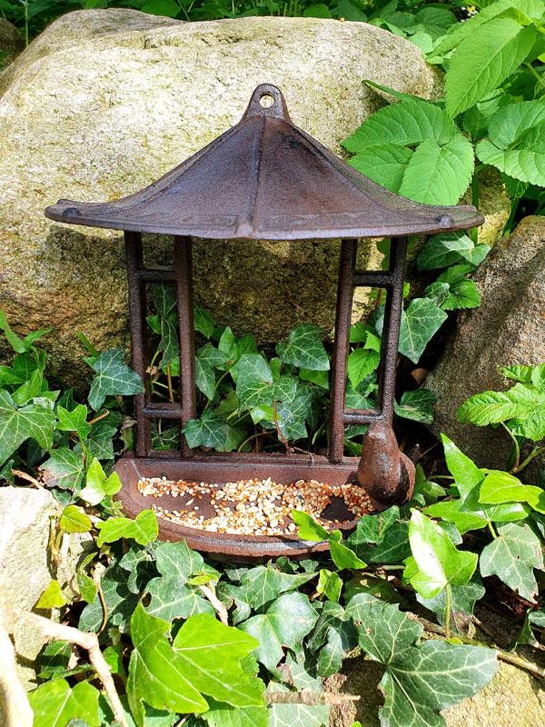Covered Vintage Bird Feeder, Feeding Station Made of High-quality Cast ...