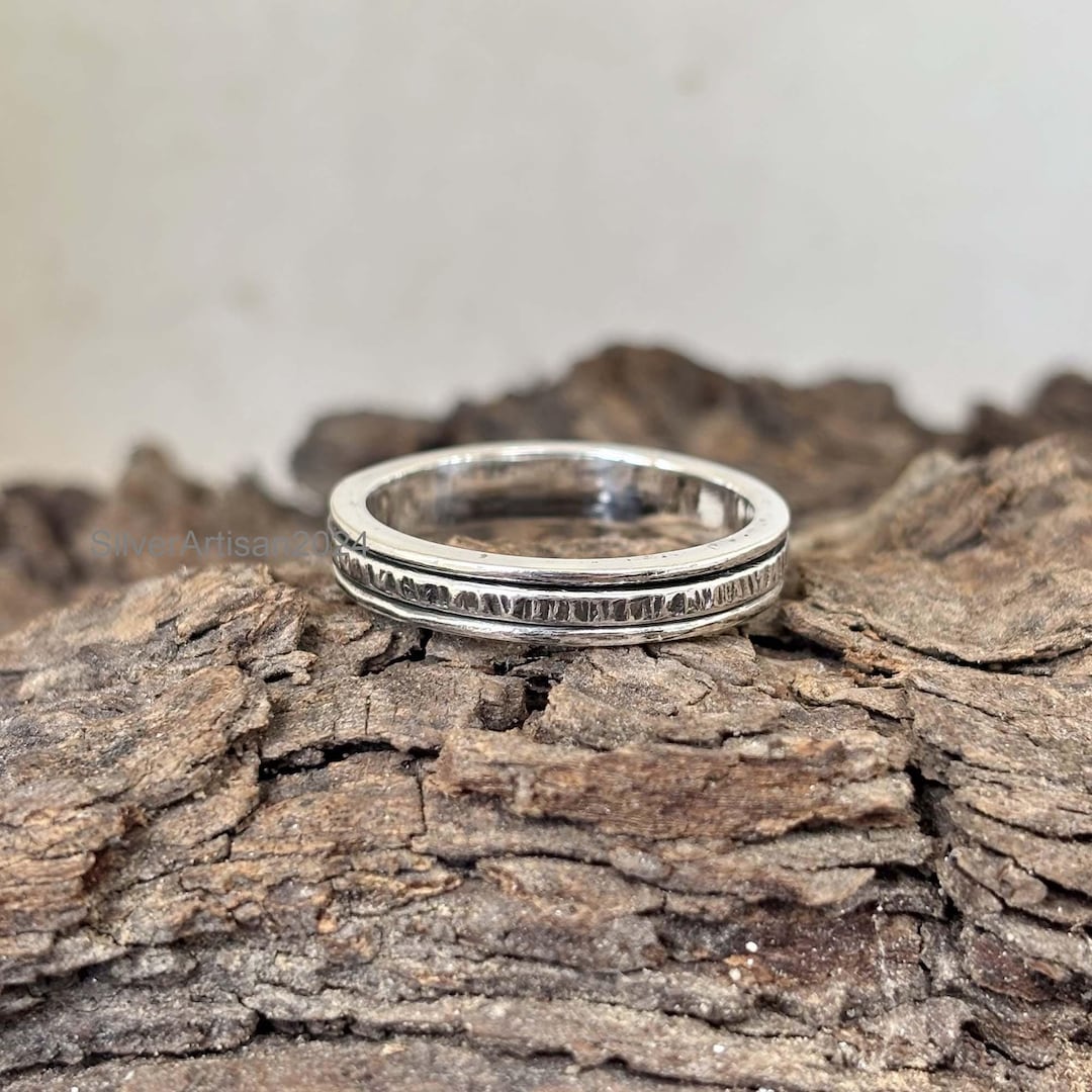 Fausta Spinner Ring,skinny Hammered Texture Spinner Ring,fidget Ring ...