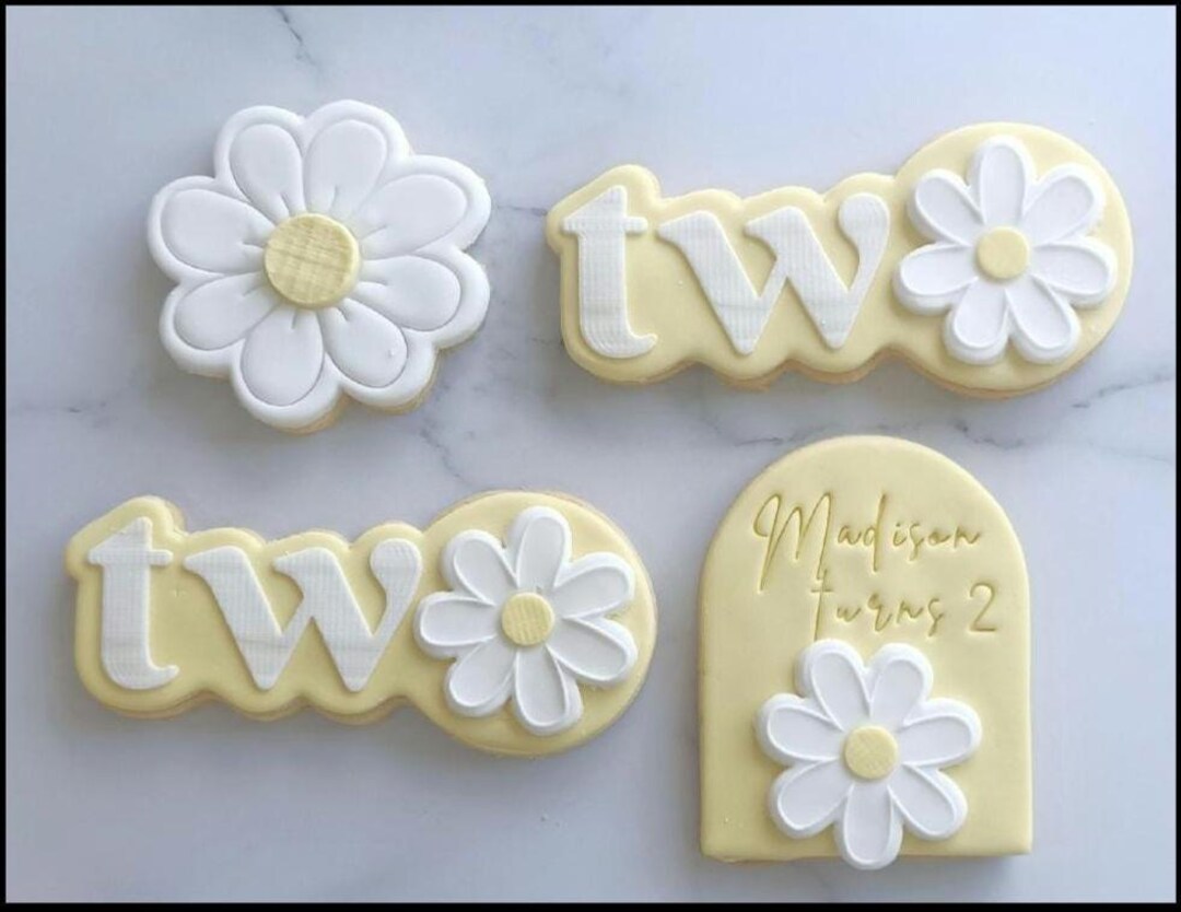 Daisy Second Birthday/daisy Two/sugar Cookies/daisy Cookies/cookies ...
