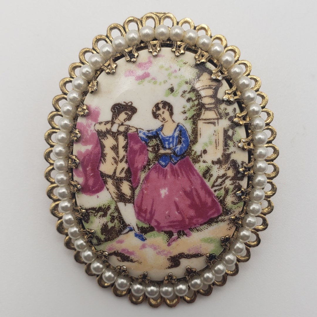 Victorian Oval Pin of a Courting Couple - Etsy
