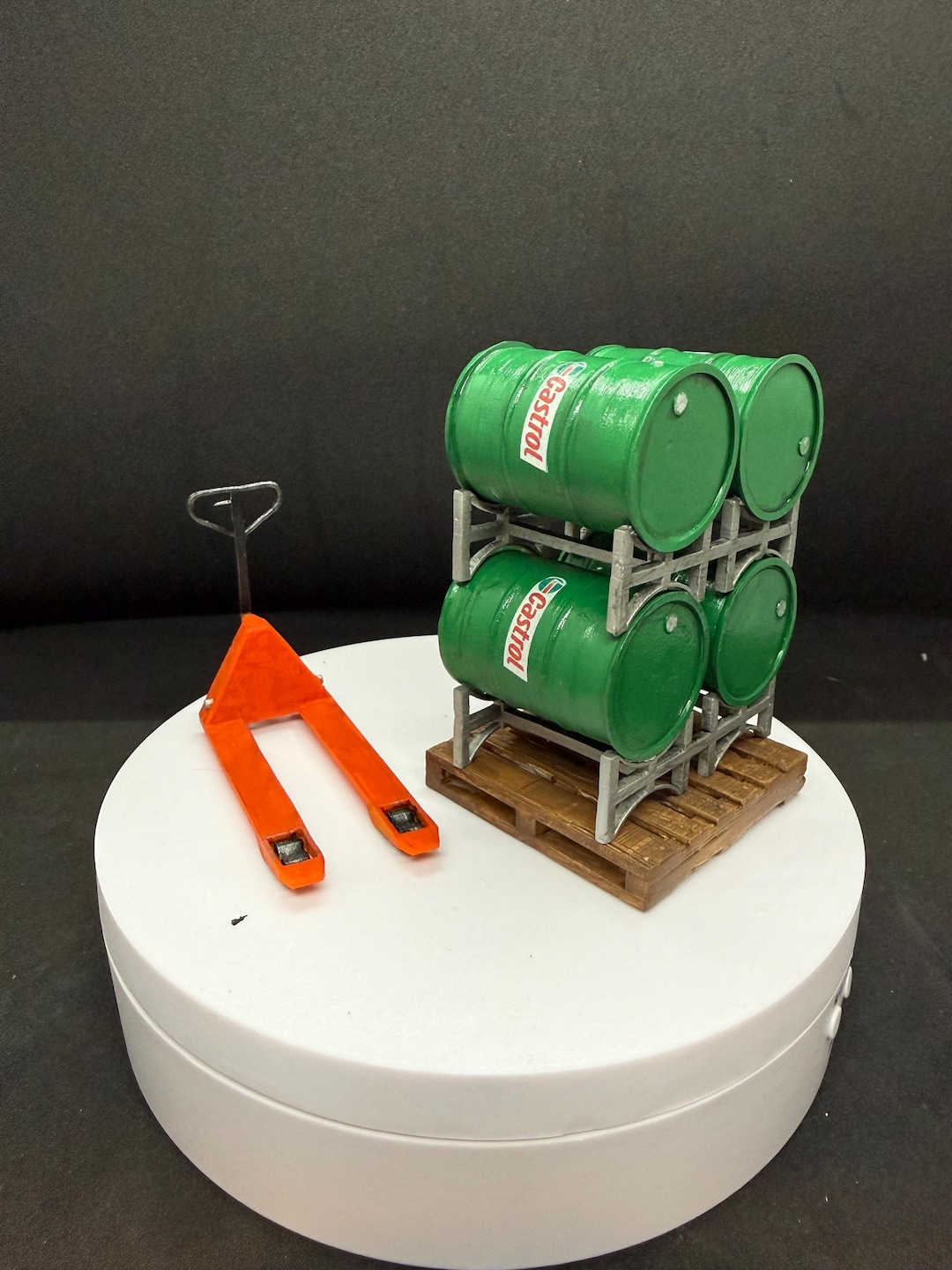 Garage Diorama Oil Barrels 1/24 Scale, 1/24 Scale Car Garage Machine ...