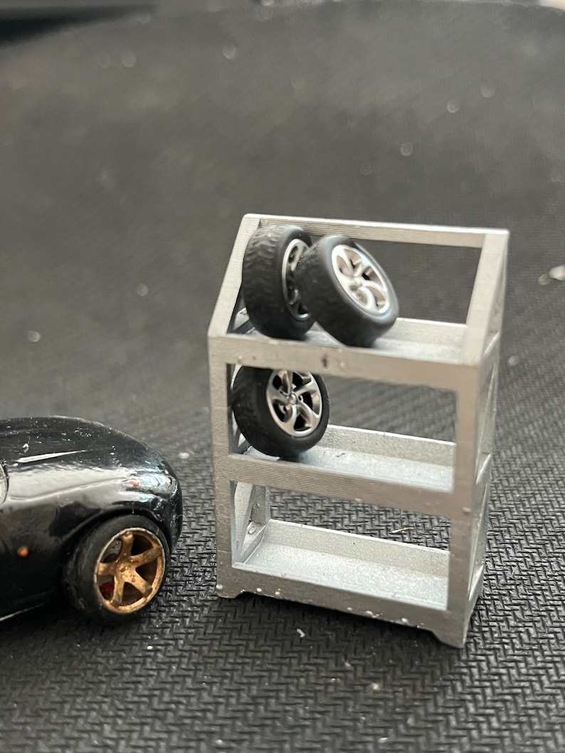 1/64 Scale Garage Diorama Props: Lift, Tire Rack, Machine Tools for 1. ...