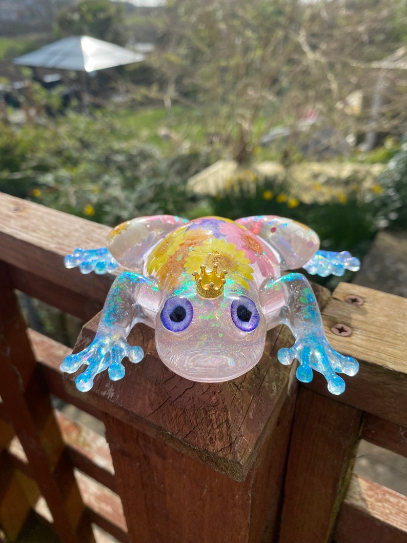Flower Frog Paperweight With Cure Crown - Etsy