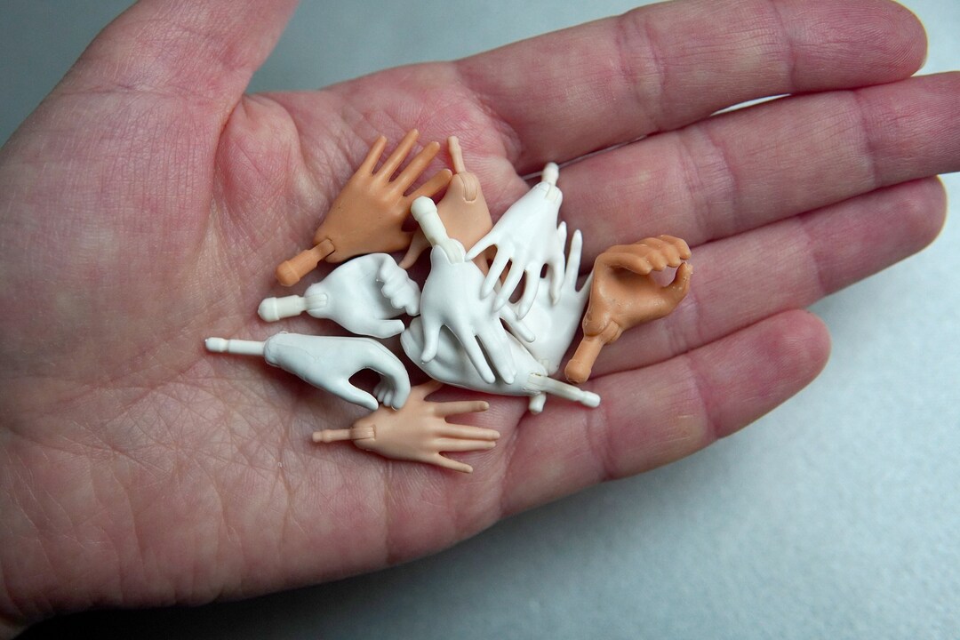 Сustom Modified Fashion Dolls Hands, Separated Fingers With Rings Doll ...