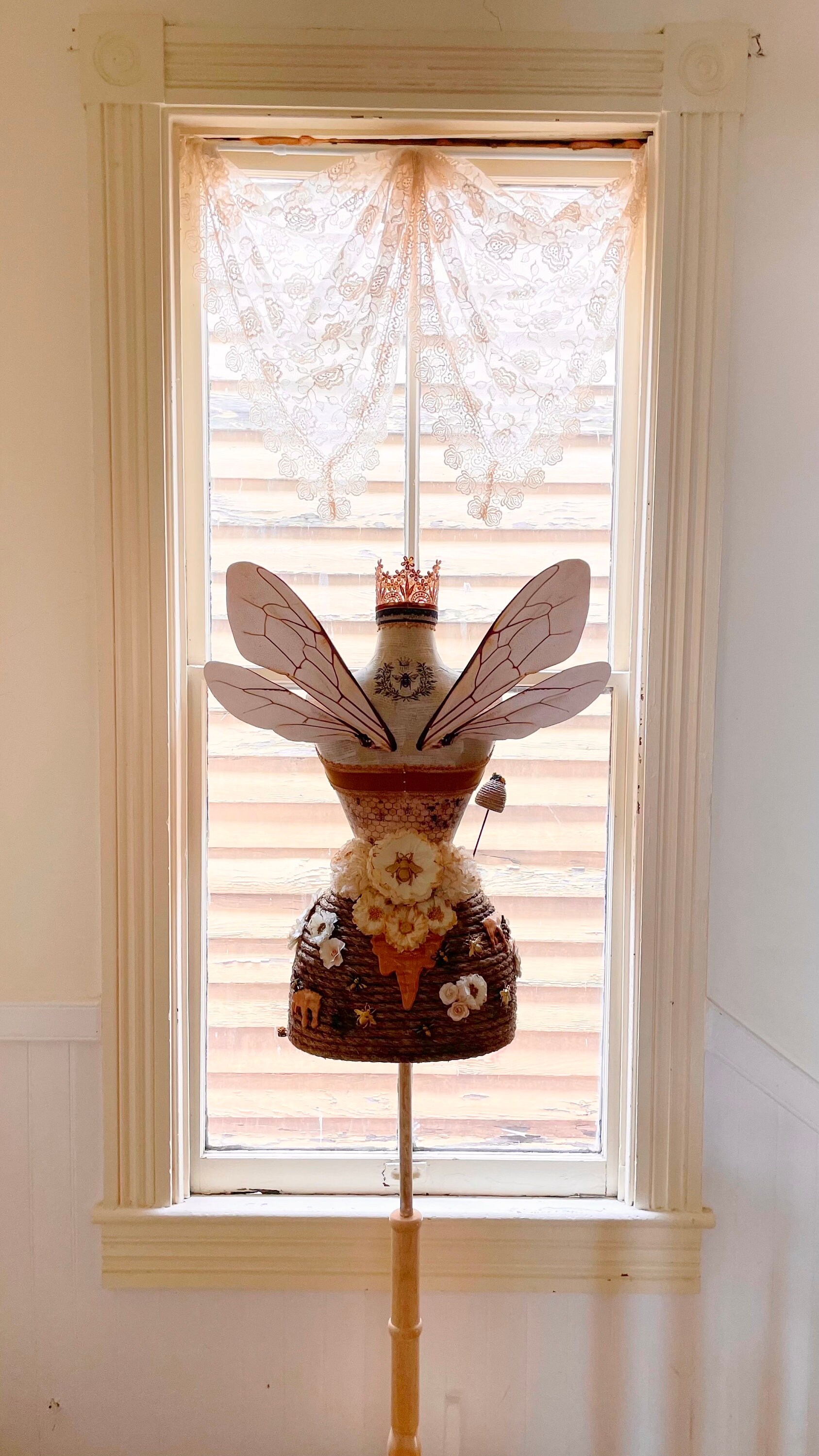 Queen Bee Decor, Queen Bee Dress Form, Queen Bee Display, Queen Bee ...