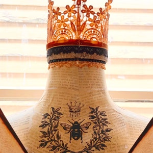 Queen Bee Decor, Queen Bee Dress Form, Queen Bee Display, Queen Bee ...
