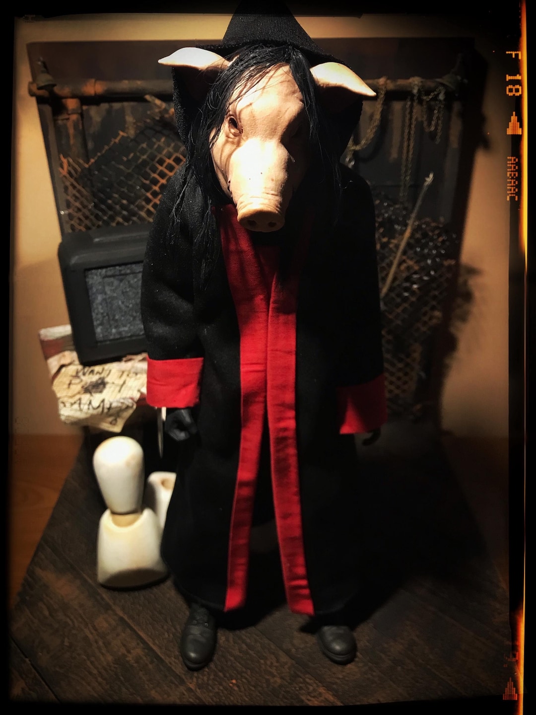 Custom 1/6 Scale Saw John Kramer & Pig Mask Figure With Diorama - Etsy