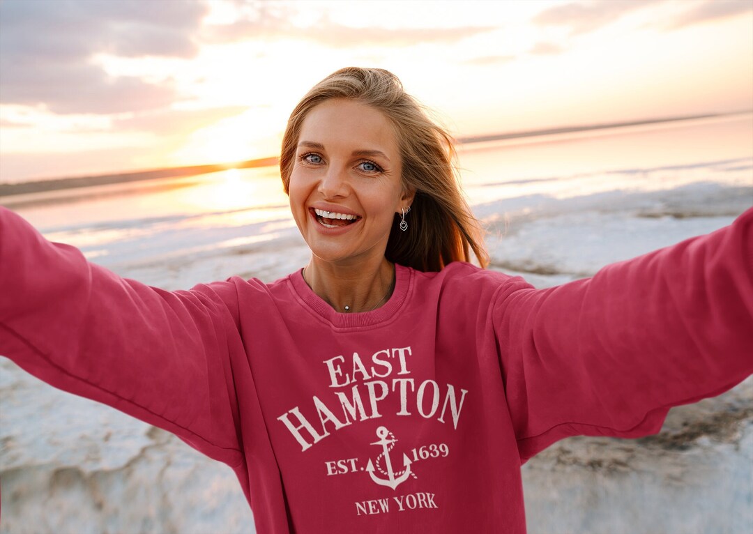 East Hampton Sweatshirt | Unisex Oversized | the Hamptons Souvenir ...