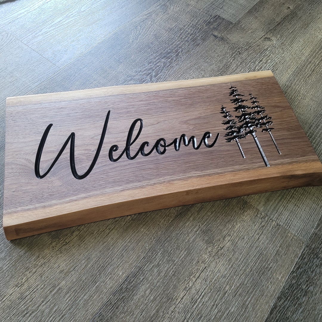Custom Live Edge Walnut Wedding Welcome Sign: Personalized Bar Decor - Etsy