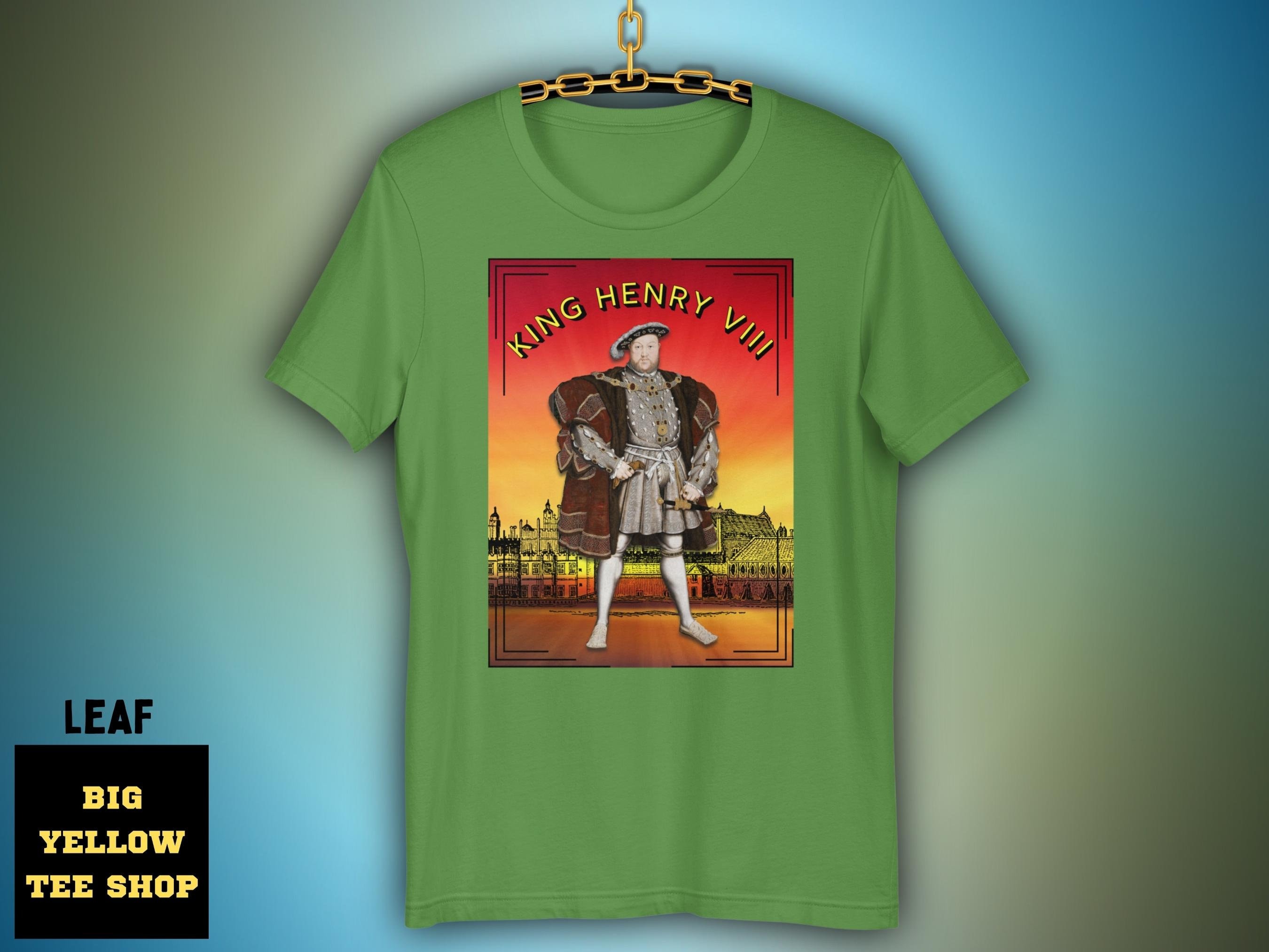 King Henry VIII Stands Proudly Before Hampton Court Palace T-shirt ...