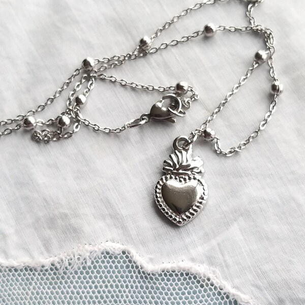 Sacred Heart Necklace - Etsy