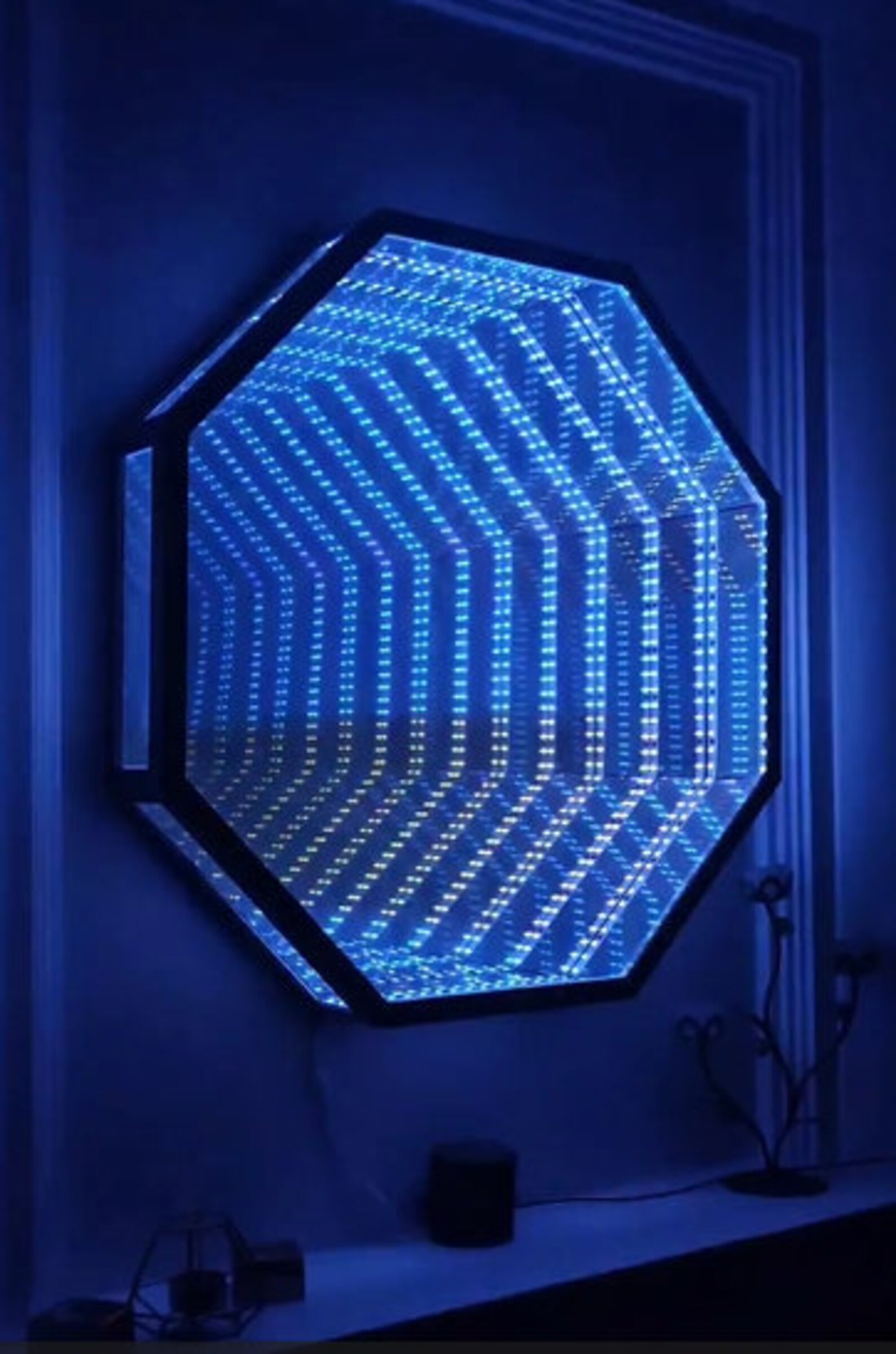 Infinity Mirror Octagon LED Wall Lamp, Animated RGB Colour Changing ...