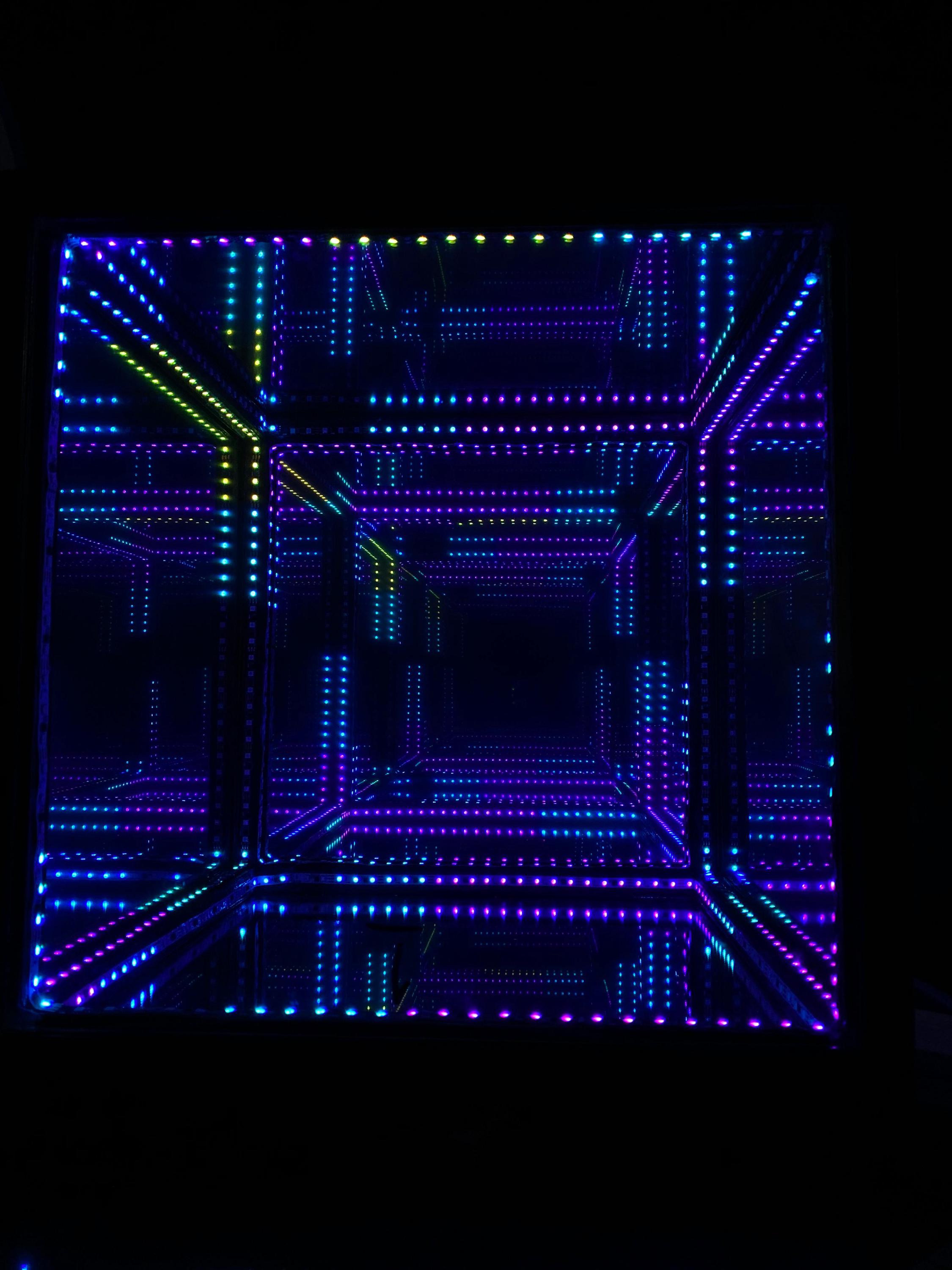 Cube Infinity Mirror | Geometric LED Infinity Mirror | 3D Light Effect ...