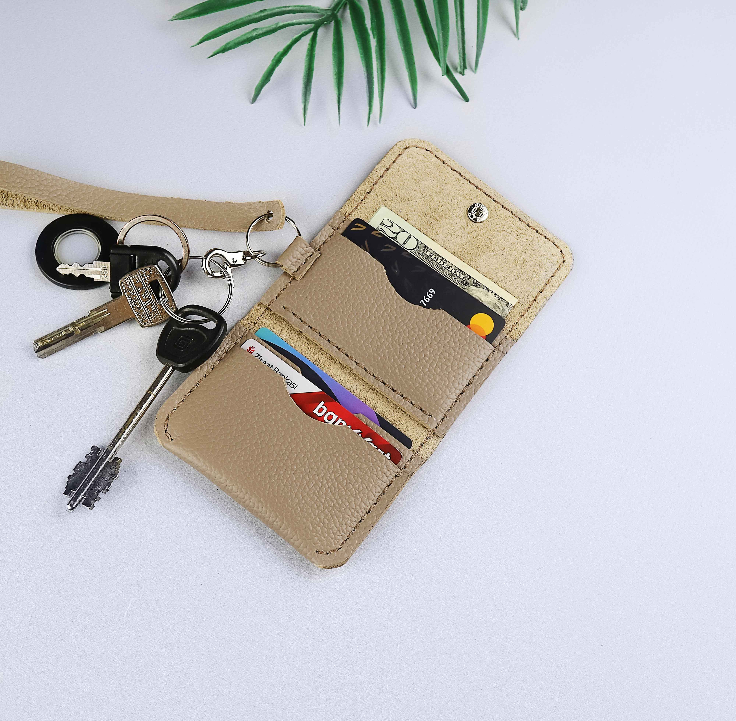 Keychain wristlet wallet store