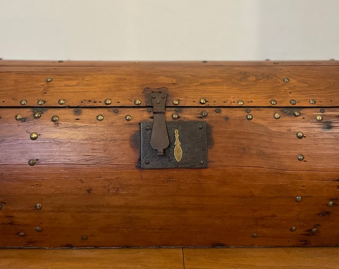 RARE Early American 1700s Stagecoach Trunk - Etsy