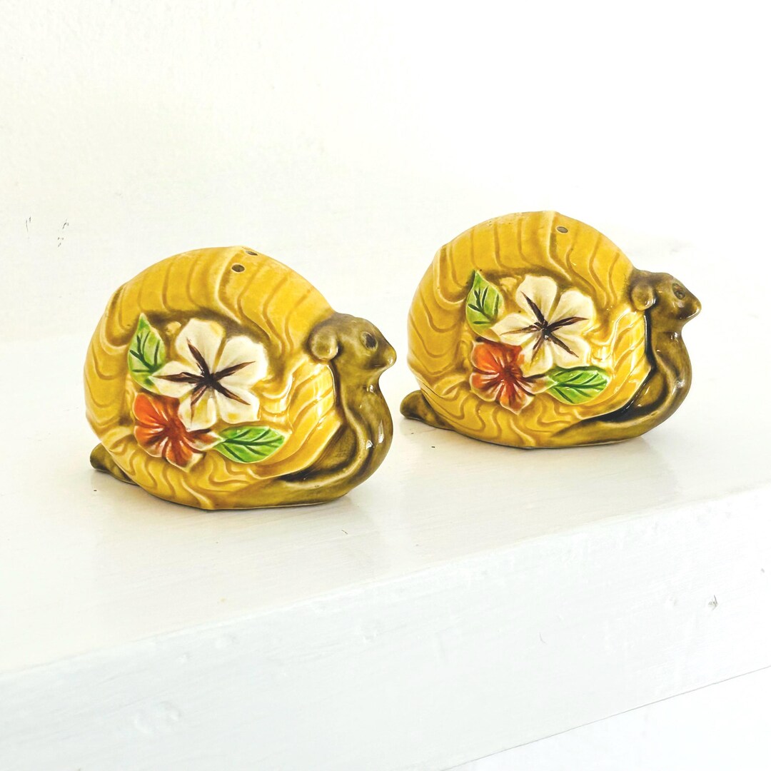 Vintage Retro Snail Flower Salt and Pepper Shakers Made in Japan Both ...